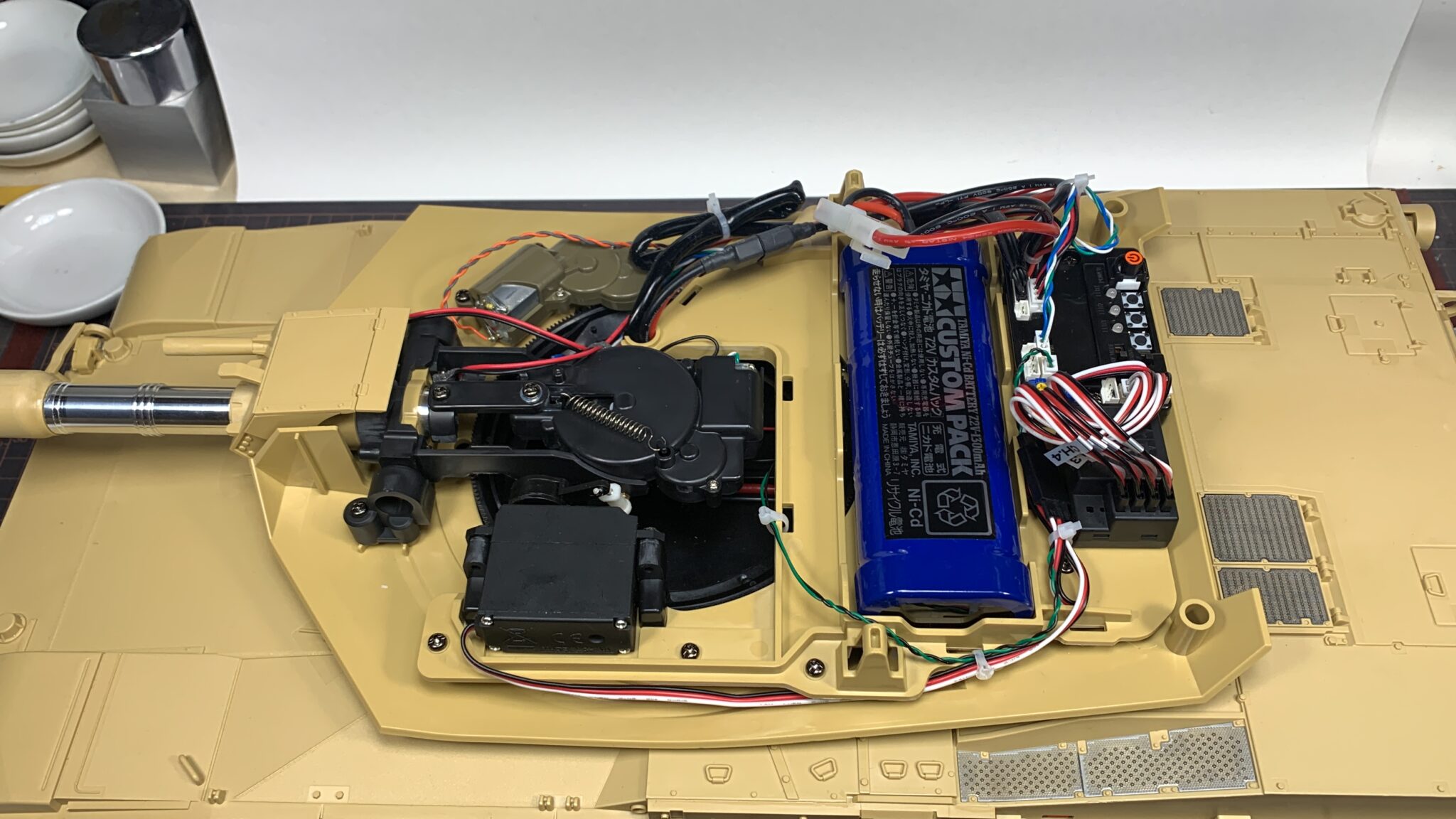 でかい！タミヤ 1/16 RC M1A2エイブラムス フルオペレーション製作 | 模型製作報告書【プラモログ】